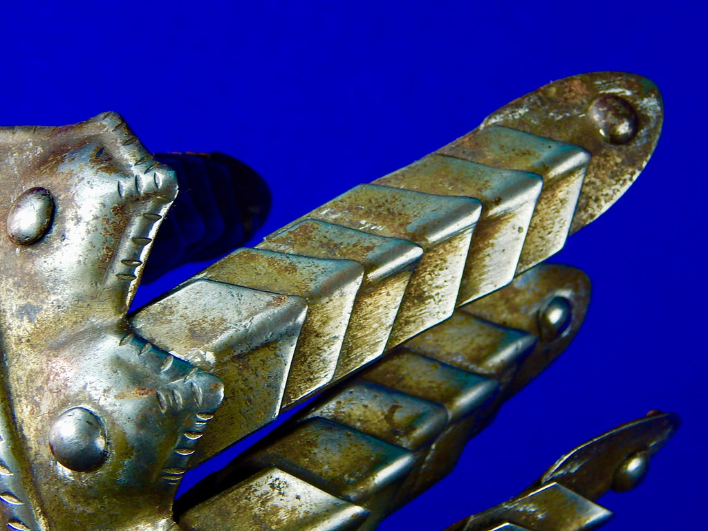 Antique Old 16-17 Century Pair of Armored Armor Fingered Gauntlets Gau ...