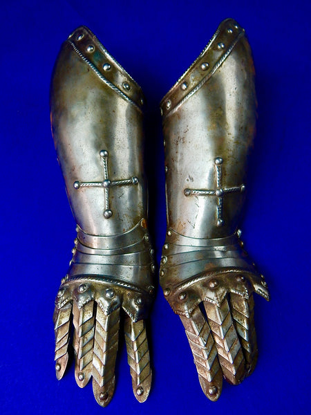 Antique Old 16-17 Century Pair of Armored Armor Fingered Gauntlets Gau ...