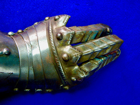 Antique Old 16-17 Century Pair of Armored Armor Fingered Gauntlets Gau ...