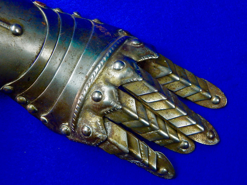 Antique Old 16-17 Century Pair of Armored Armor Fingered Gauntlets Gau ...